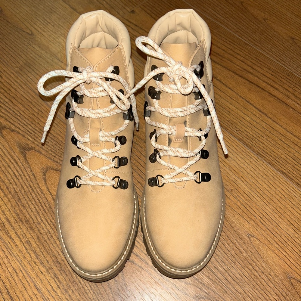 Universal Thread Boots - Gem